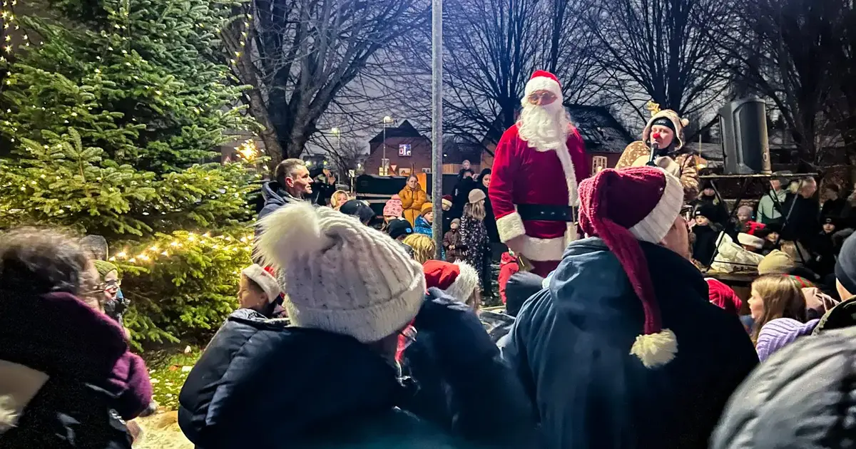 Julemanden lyser op i Lund med juletræets tænding