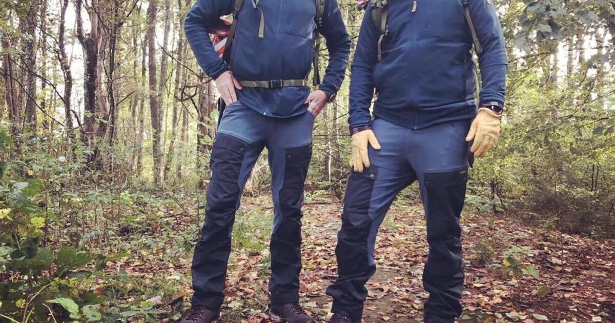 Tomas Villum og Jonas Schmidt på toppen af Yding Skovhøj